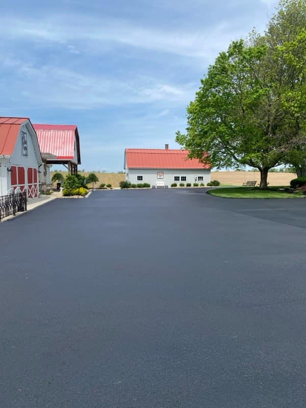 Simmons Paving – Our motto is “Paving Meets Perfection”