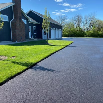 Simmons Paving – Our motto is “Paving Meets Perfection”